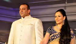 Sanjay,Bipasha,Neha,Ria &Raima at Gitanjali BOllywood Ticket nite ...